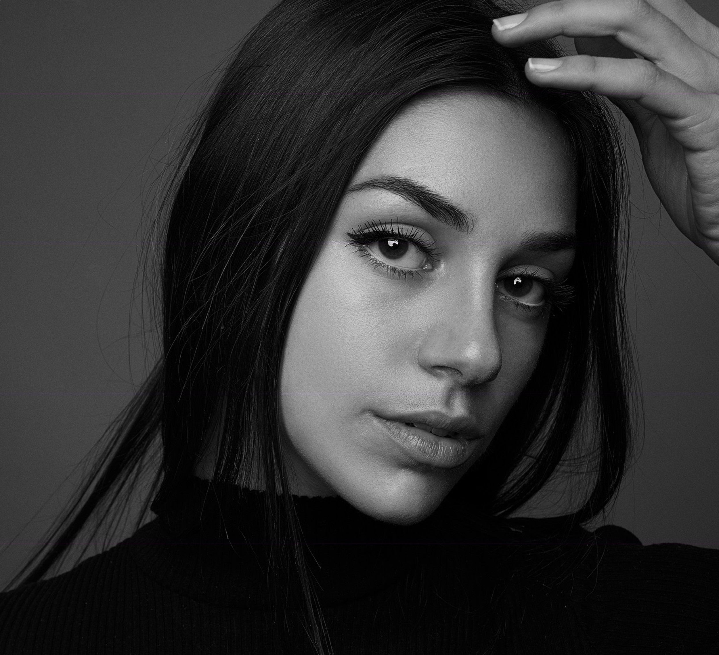 Julia Freiseisen – Cleo Collects